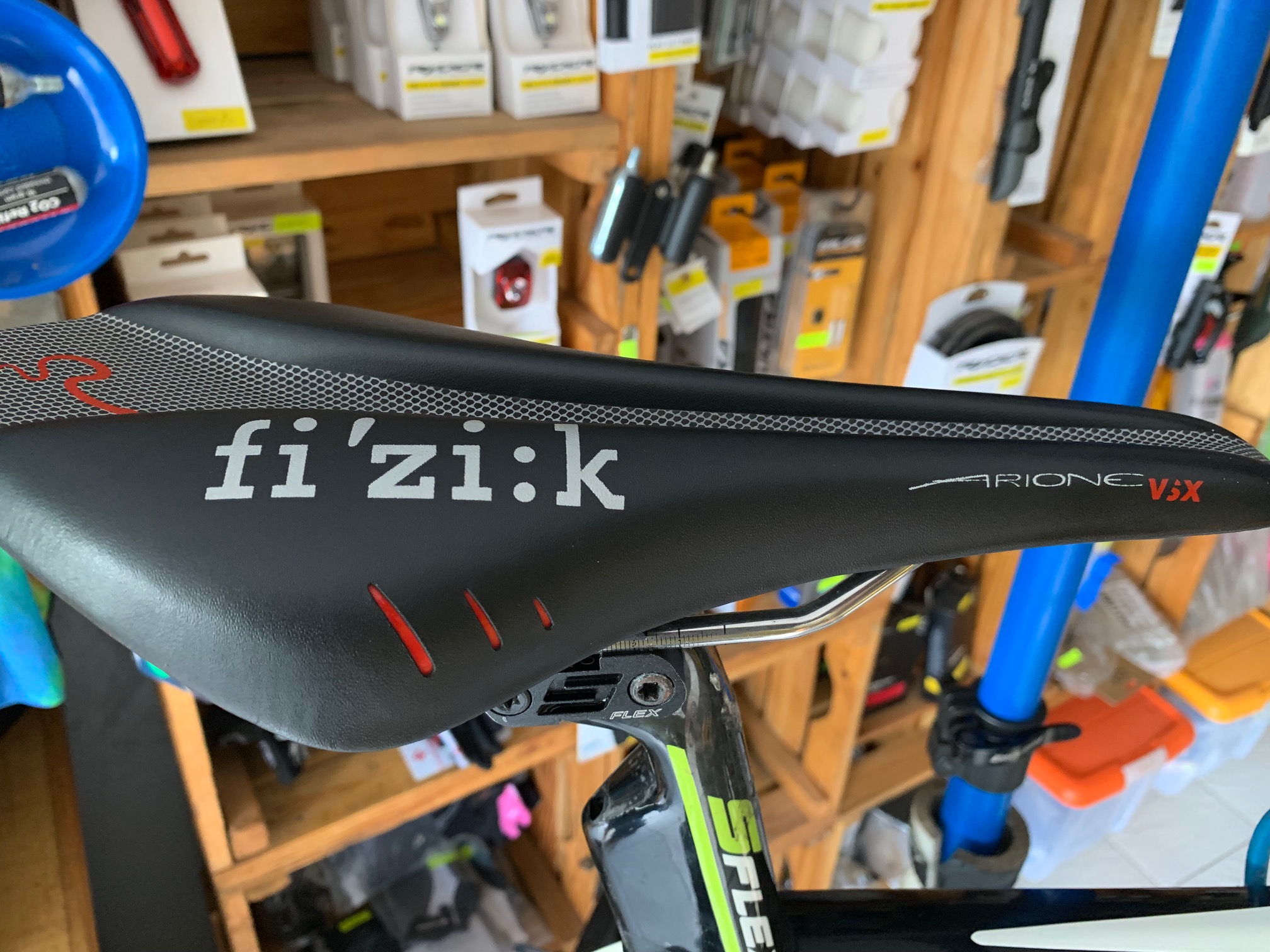 PRE-OWNED MERIDA REACTO FULL CARBON ROAD BIKE - iNFiNiTY Baisikeli